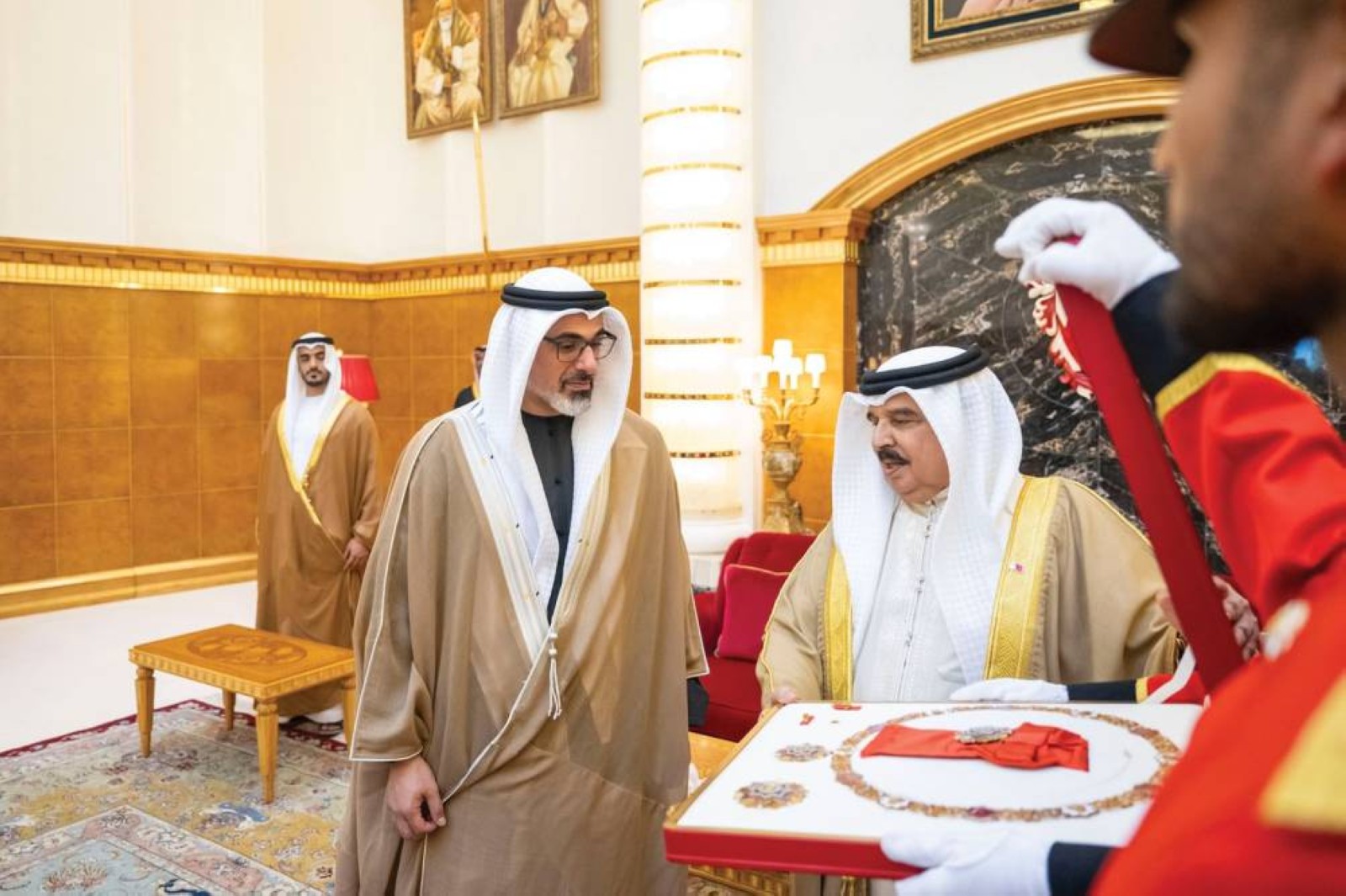King Hamad bestows Order of Renaissance on Sheikh Khaled