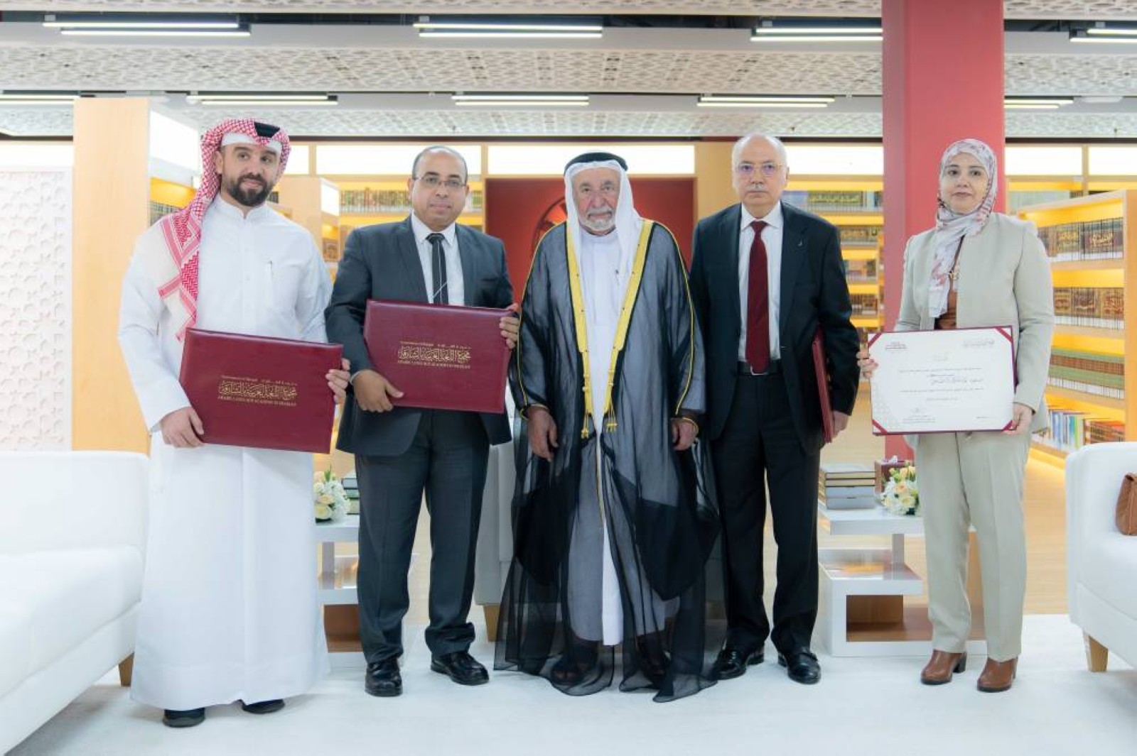 Sheikh Sultan honours winners of Linguistic Studies Award