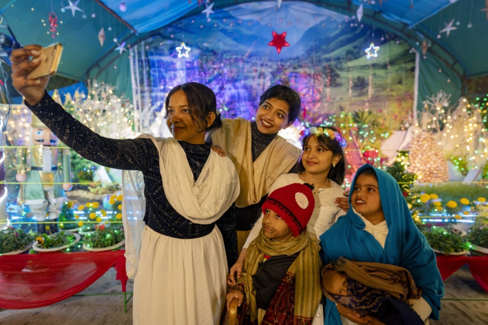 Traditional zeal and fervour mark Christmas across India