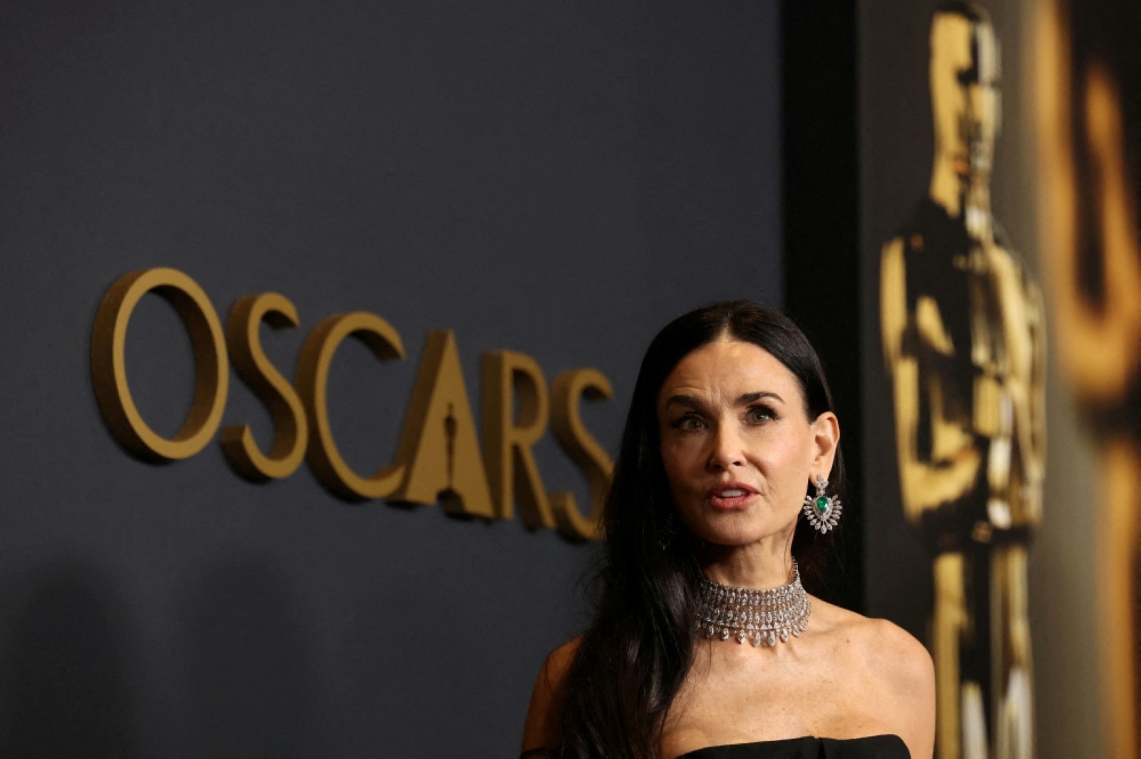 Comeback queen Moore eyes Oscar with sensational performa...