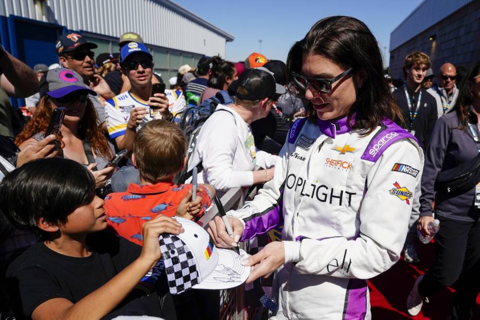 Katherine Legge spins out twice in first NASCAR Cup Serie...