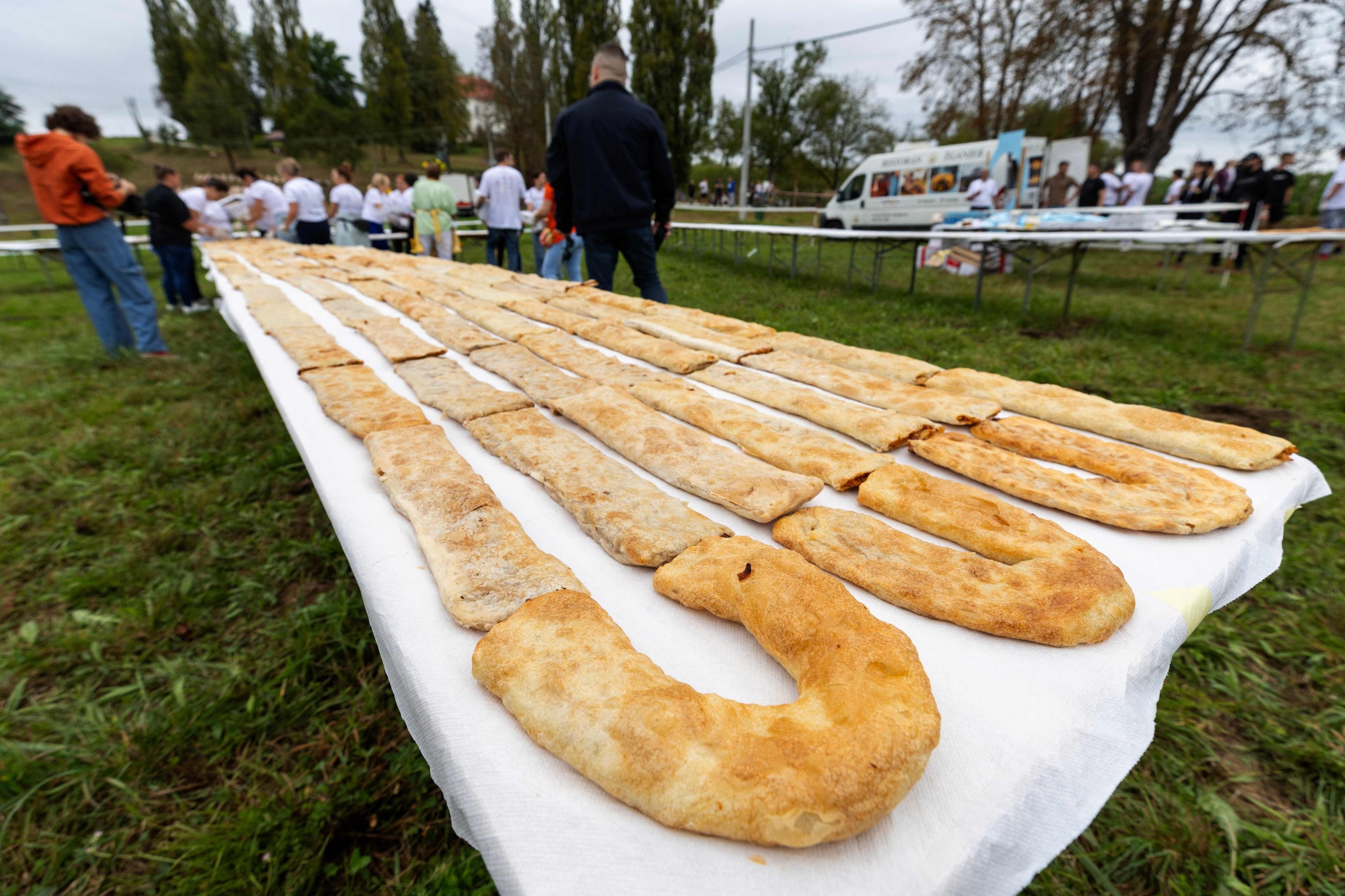 Croatian village breaks record with 3km strudel chain