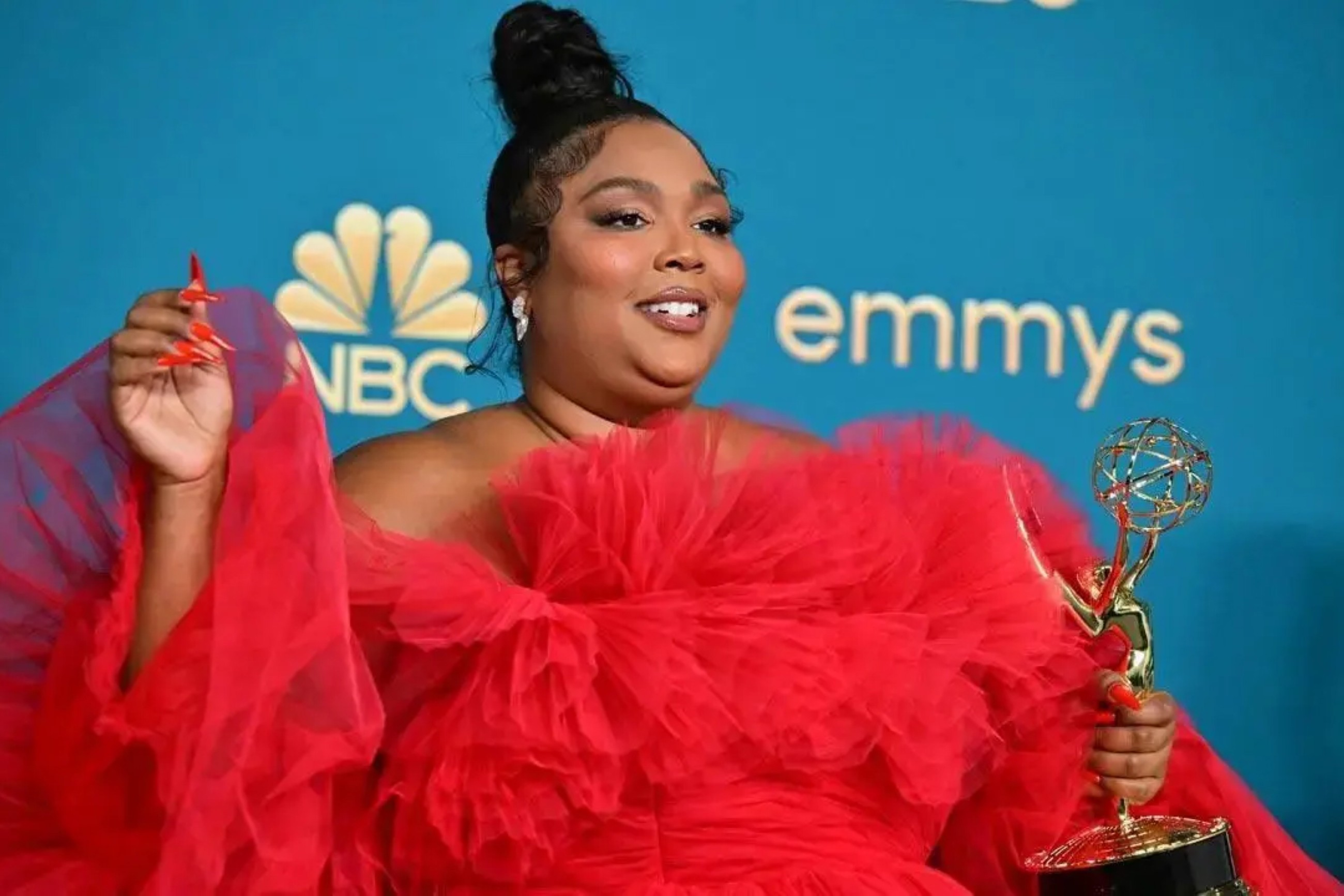 Lizzo rocks sheer corset bodysuit in new figure at New Yo...