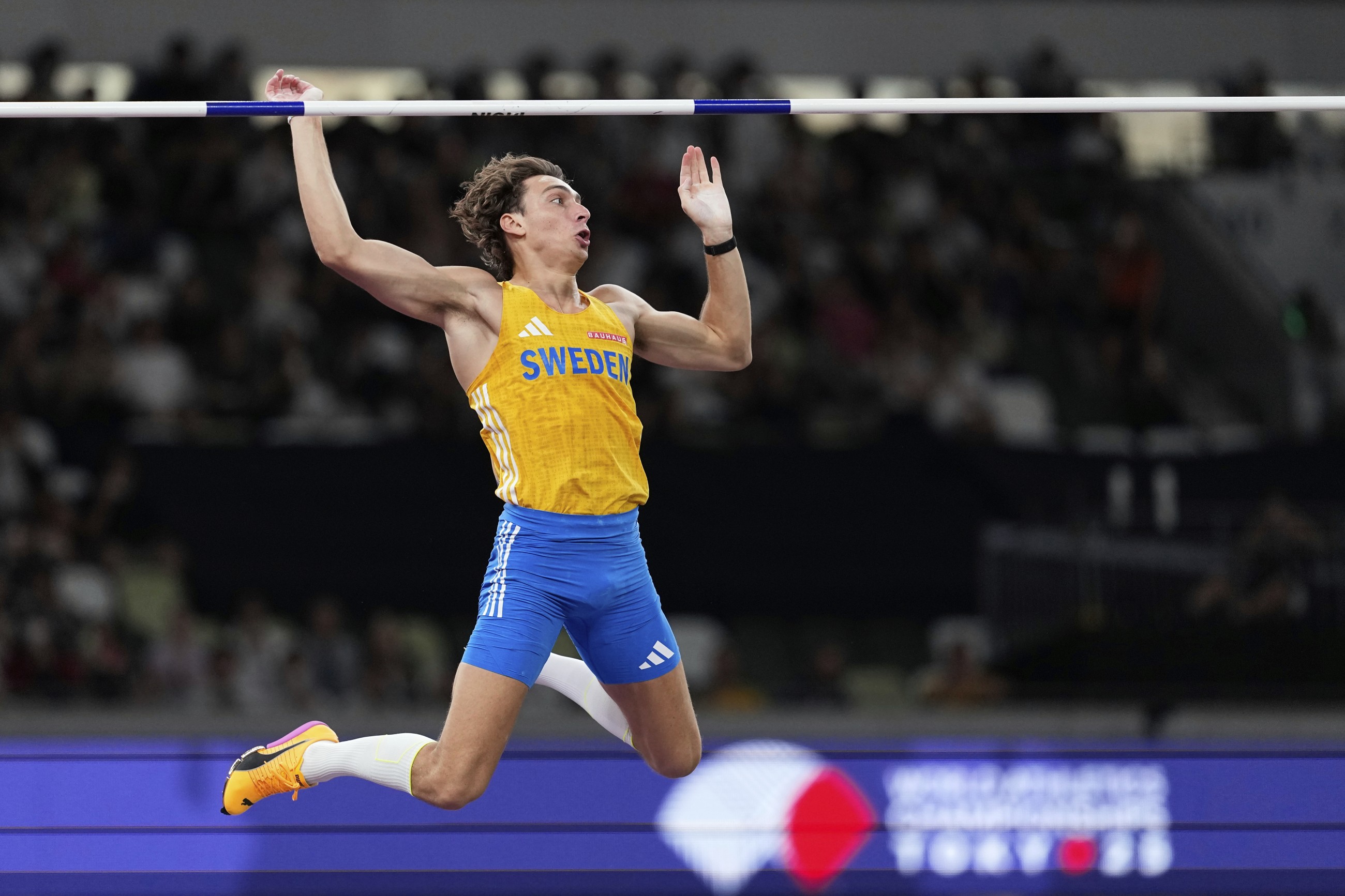 Duplantis sets new record and retains world title, Beamis...