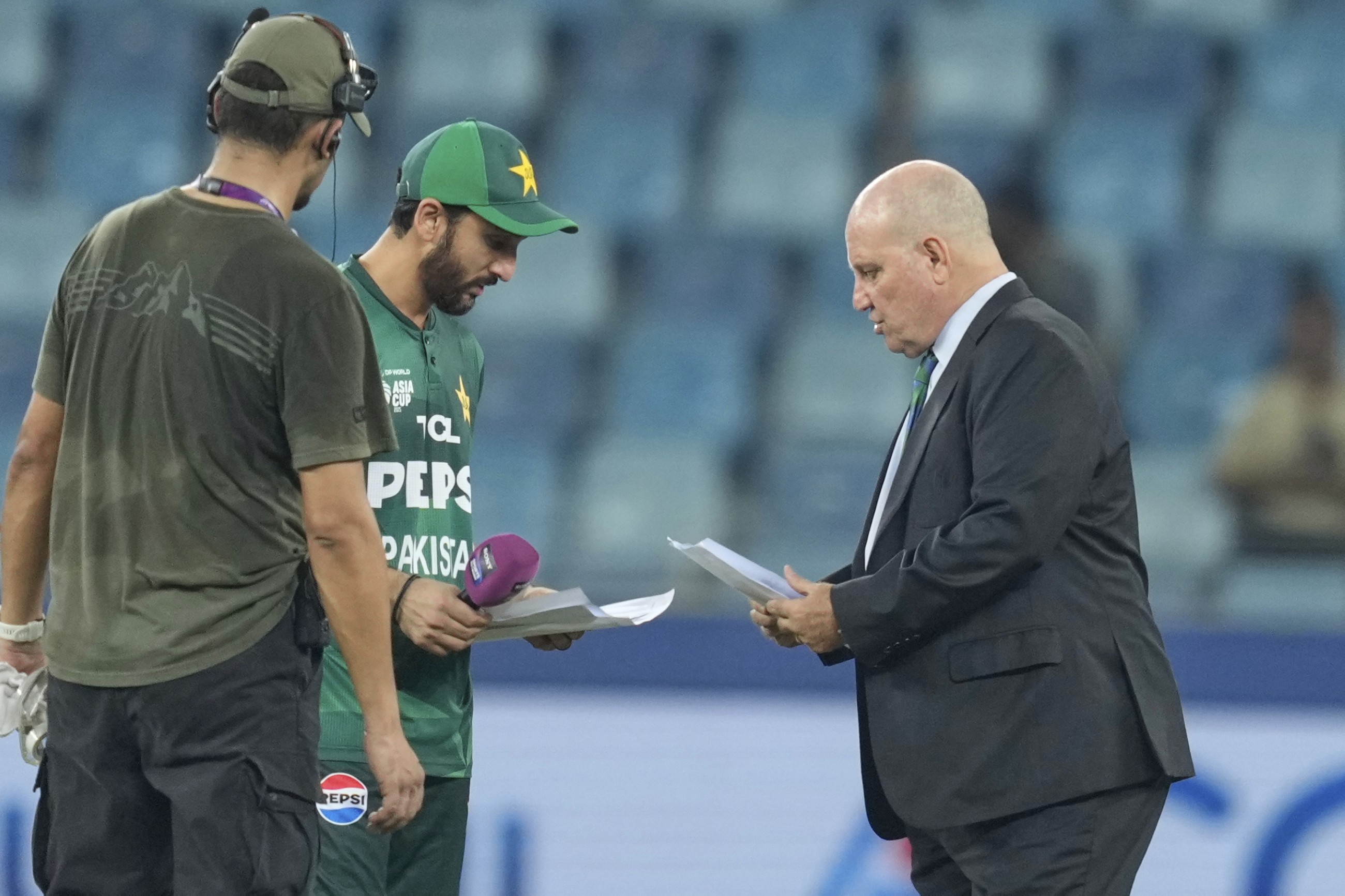 Pakistan-UAE match goes on after Pycroft files an apology