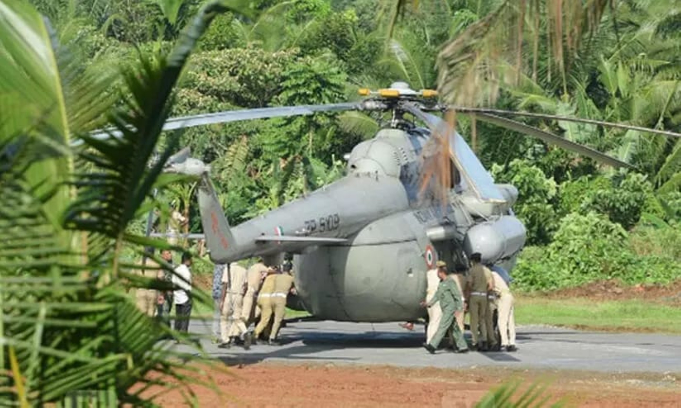 Wet helipad sinks as President Murmu's helicopter lands in Kerala