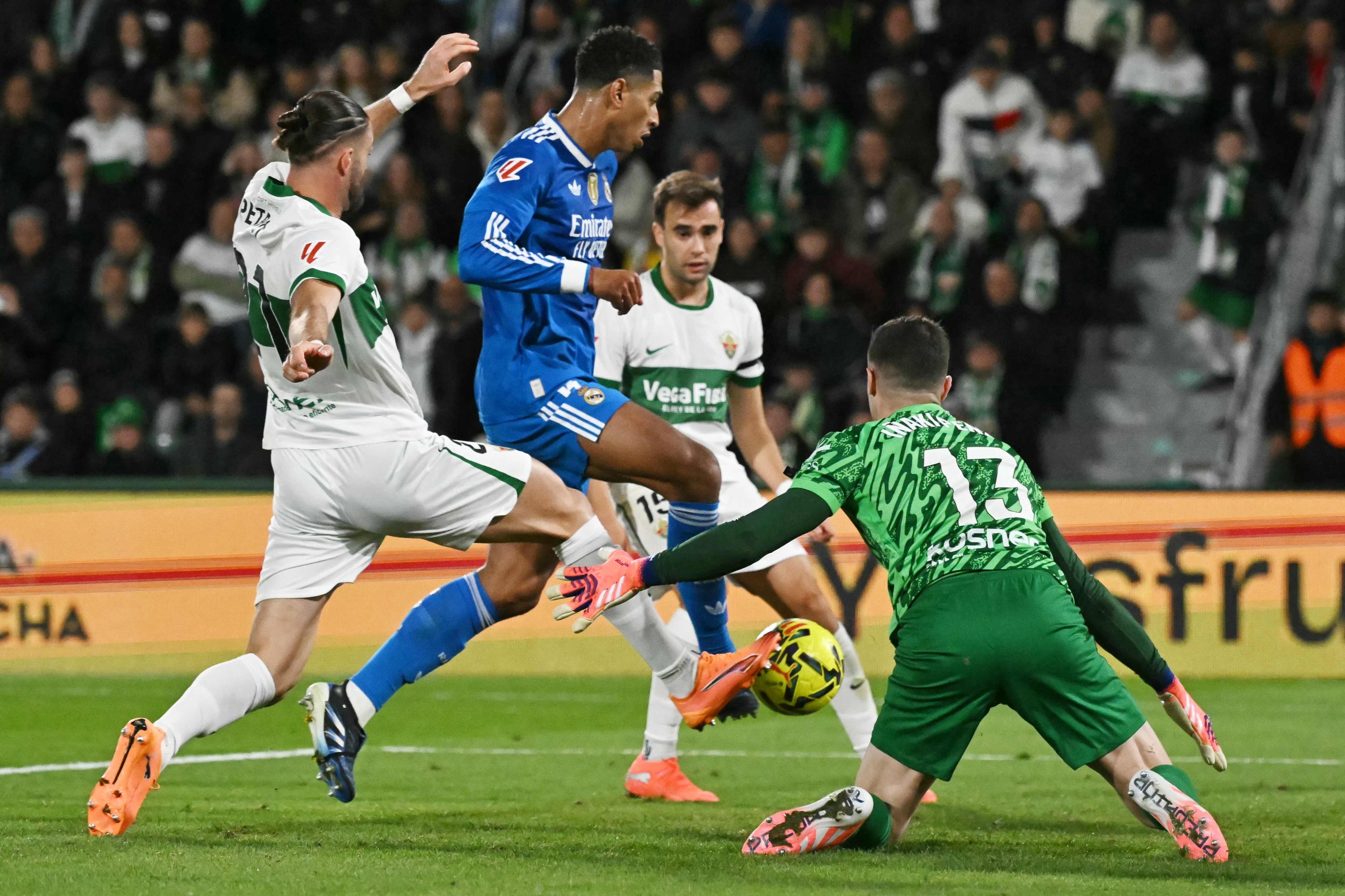 Bellingham rescues Real vs spirited Elche as Atletico ek...